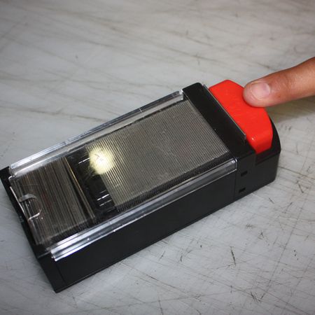 Single Edge Razor Blade Dispenser | Cutting Tools & Blades | Image One ...